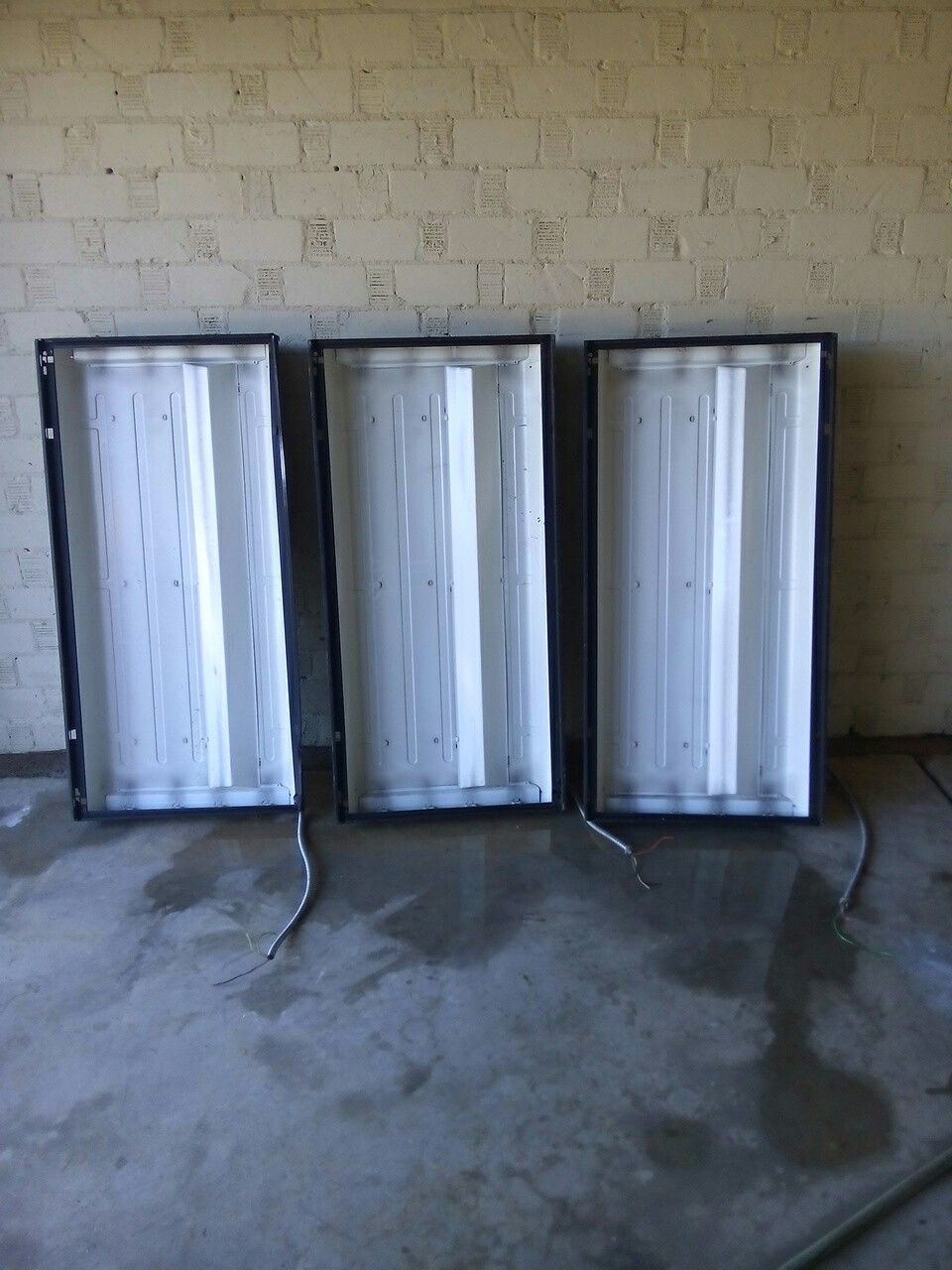 Genlyte Fluorescent Light Fixture PN E79684 FourLamp Fixture for Sale ...