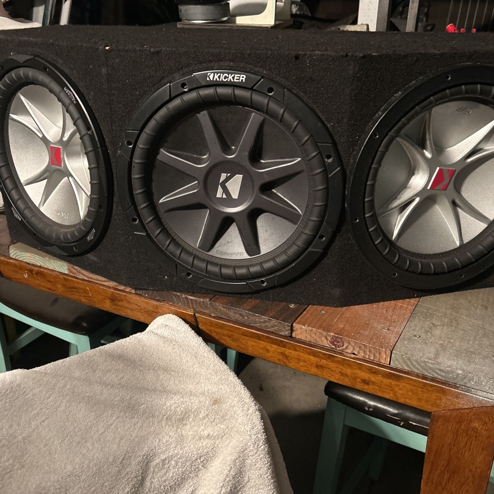 12’ Kickers W/ Custom Box for Sale in Montebello, CA - OfferUp