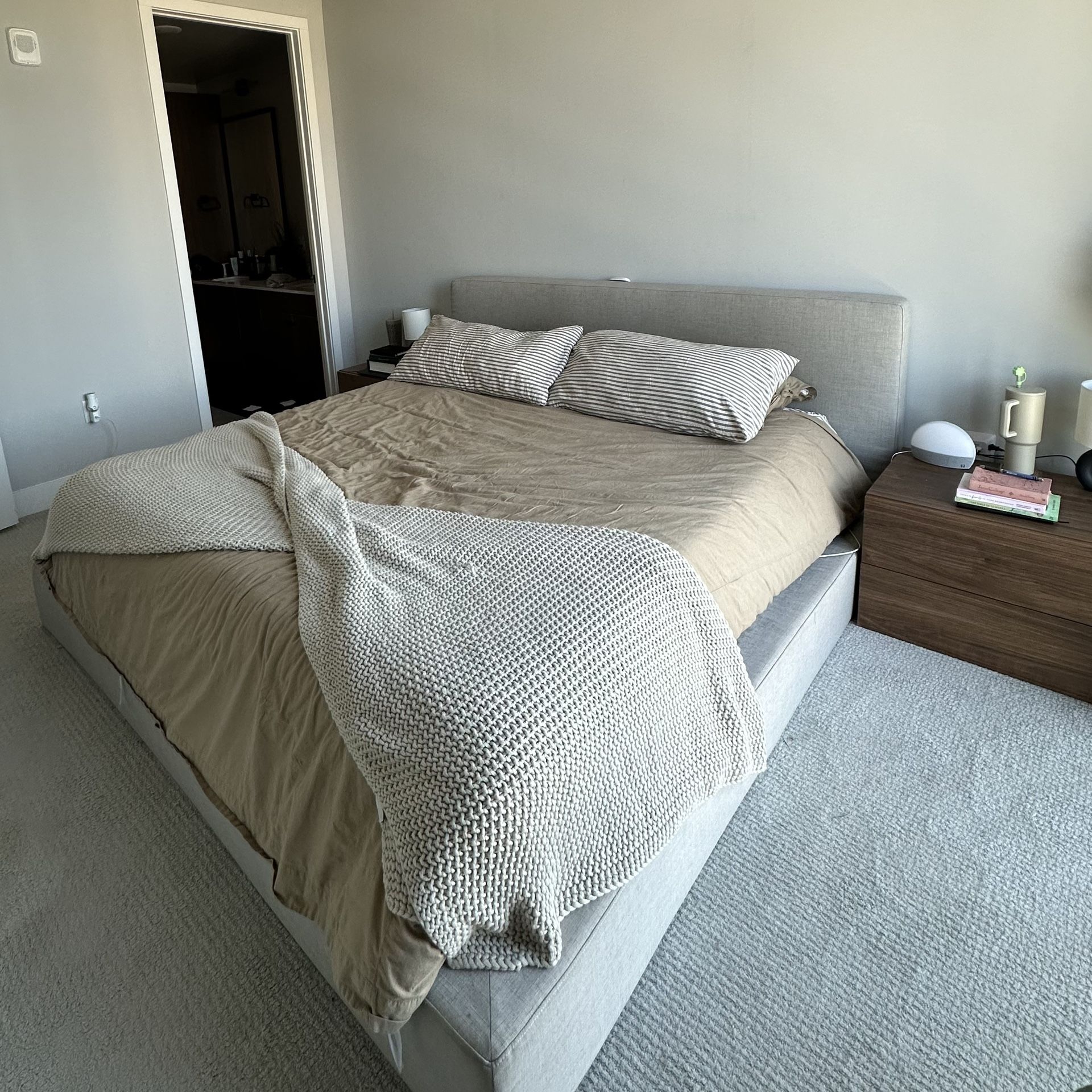 Soft Frame Designs King Ultra Set: Frame, Headboard, Mattress and Box ...