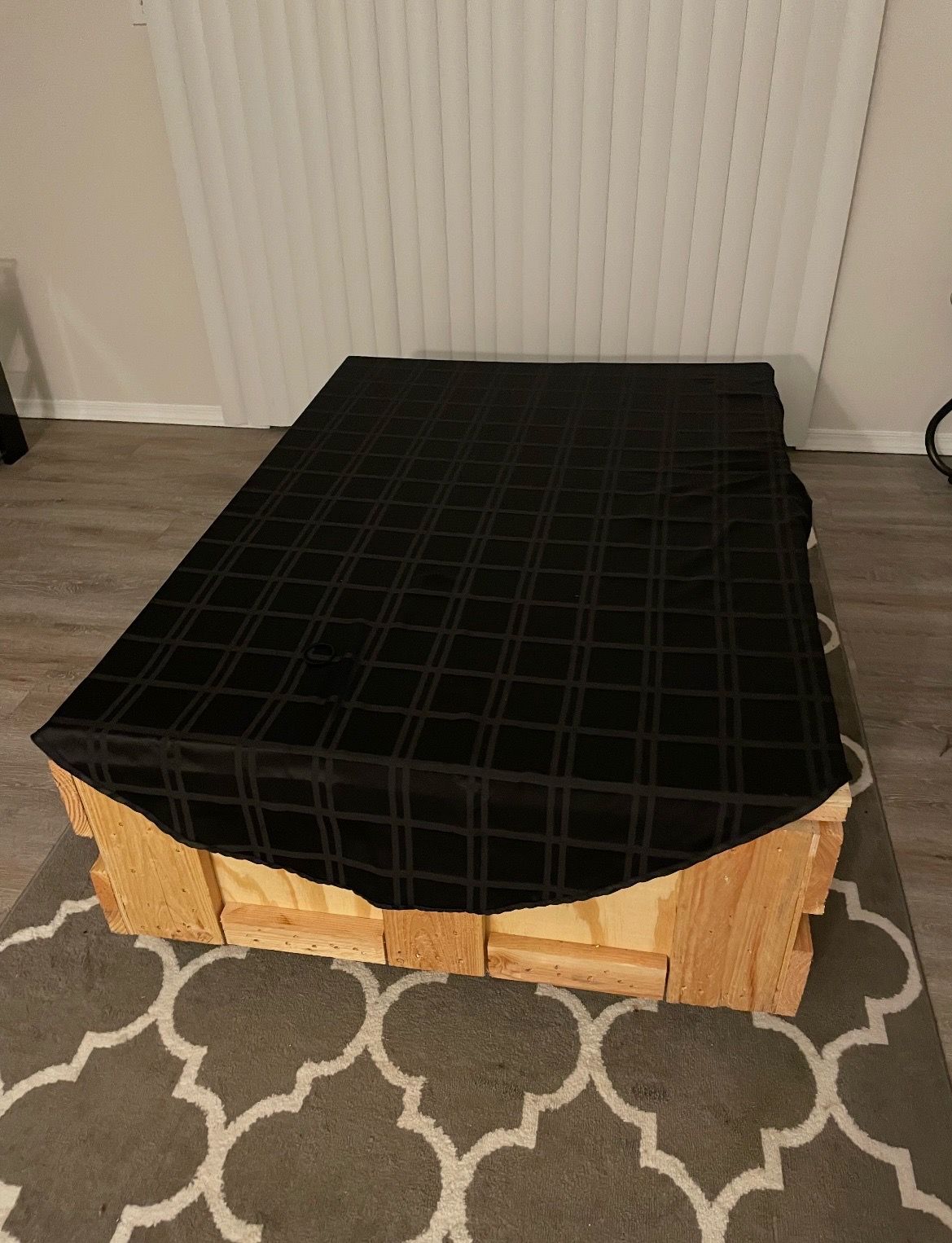 Large wooden storage crate for Sale in Grand Prairie, TX - OfferUp