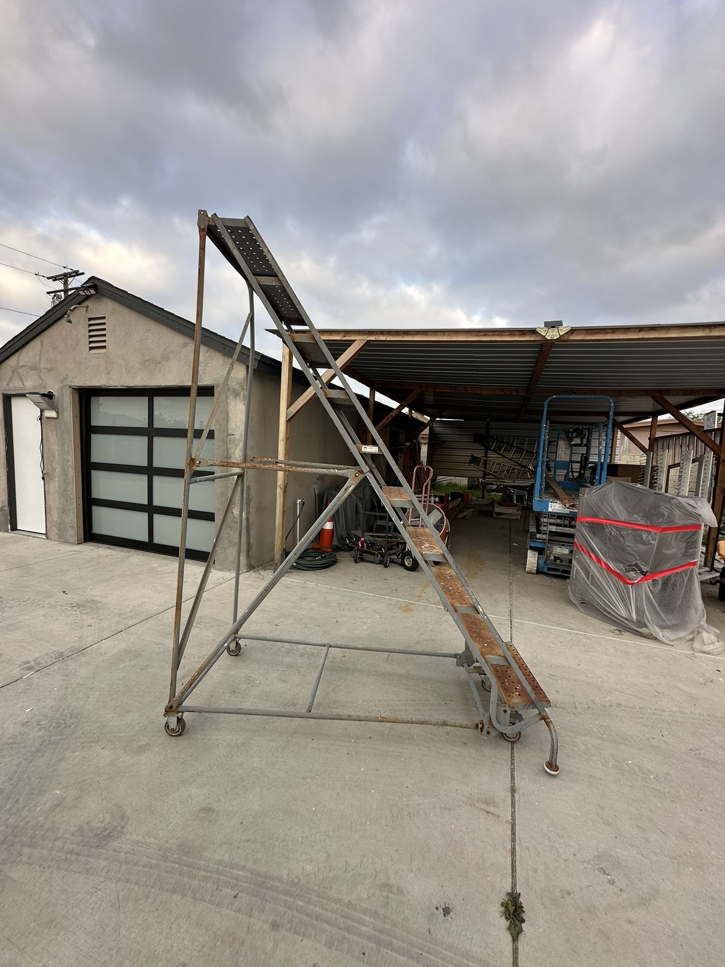 Walk Up Ladder for Sale in Fontana, CA - OfferUp