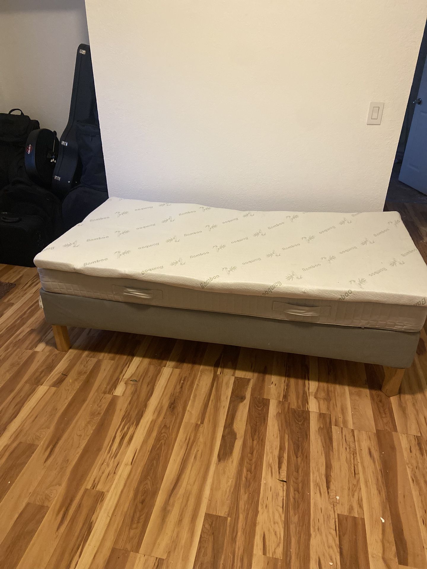 Twin Bed Set (Mattress, Box Spring & Slats) for Sale in Los Angeles, CA ...
