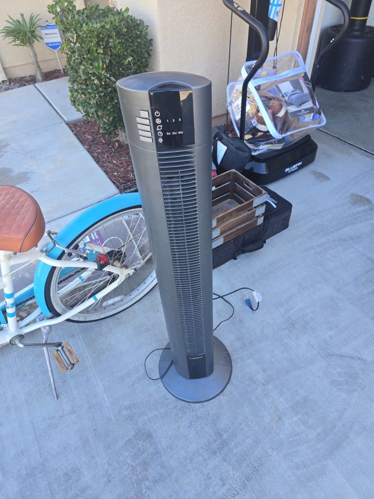 Fan With Remote for Sale in Lake Elsinore, CA - OfferUp