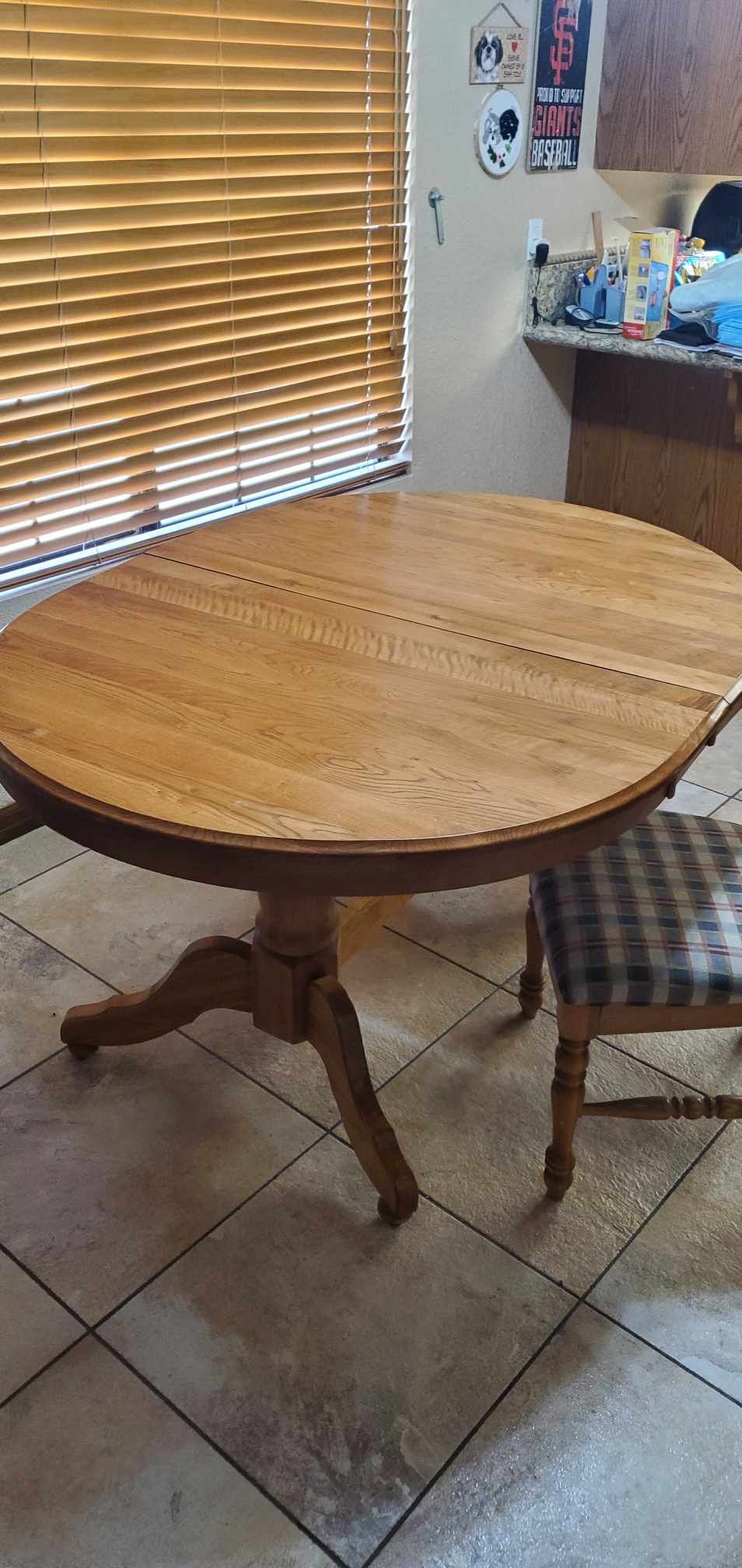 FREE!! Dining Room Table And Chairs for Sale in Las Vegas, NV - OfferUp