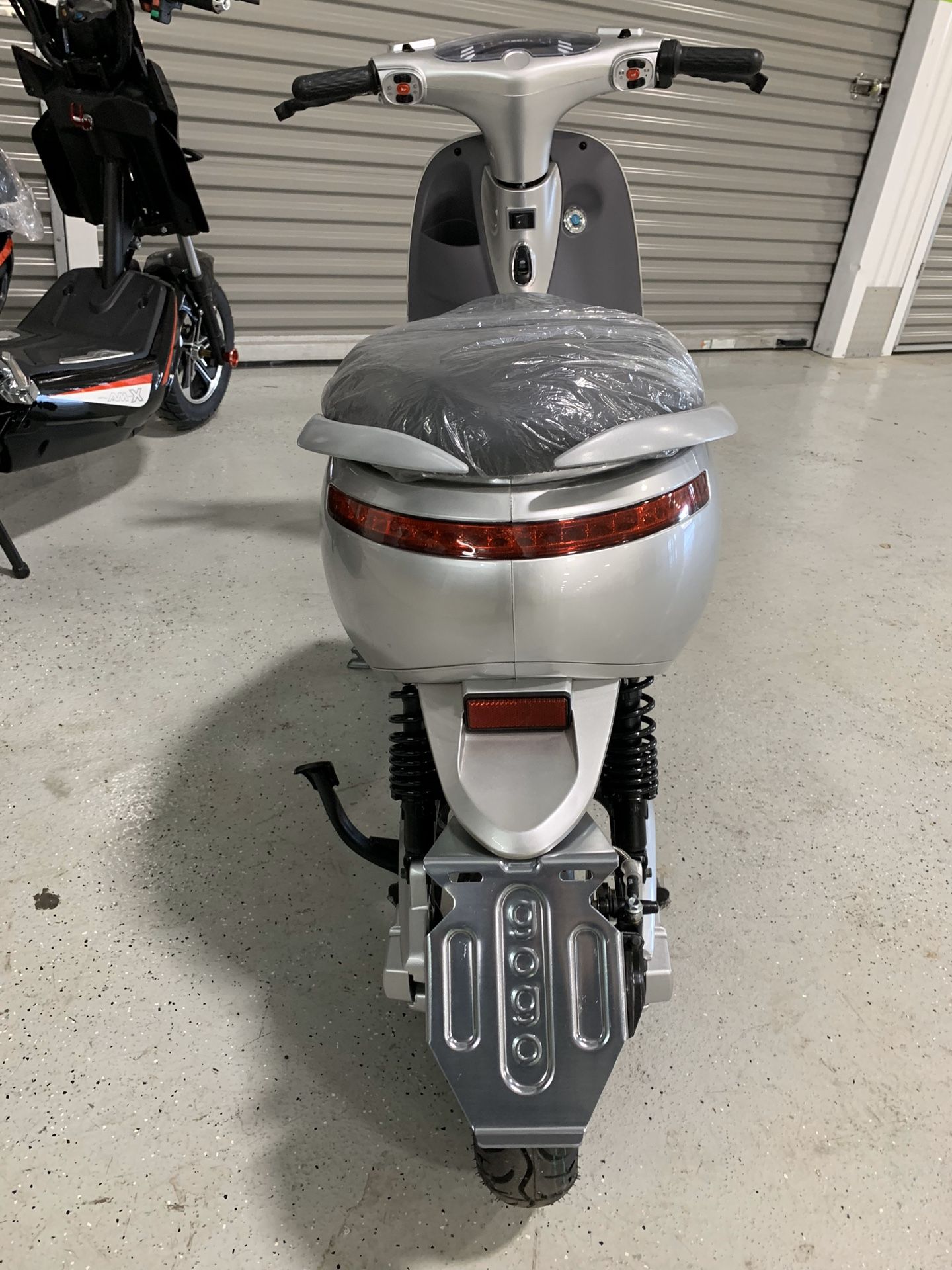 The GOGO Electric Moped 1500W no license required for Sale in ...