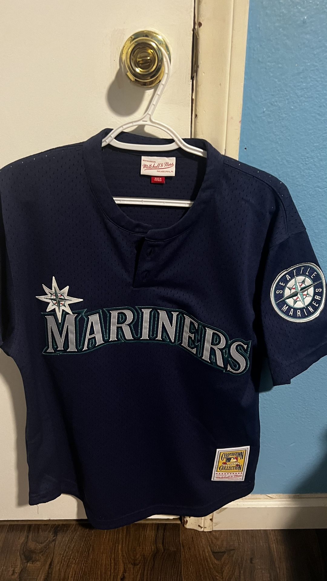 Mariners Cooperstown Collection Jersey for Sale in Escondido, CA - OfferUp