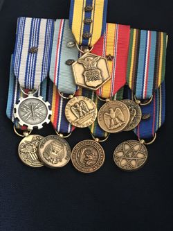 Air Force Enlisted Mess Dress Set for Sale in Spanaway, WA - OfferUp