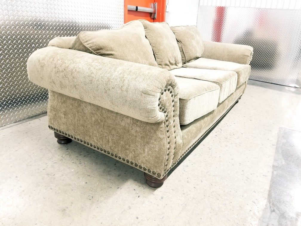 Beautiful Sofa - WITH FREE DELIVERY IN PHILLY for Sale in Philadelphia ...