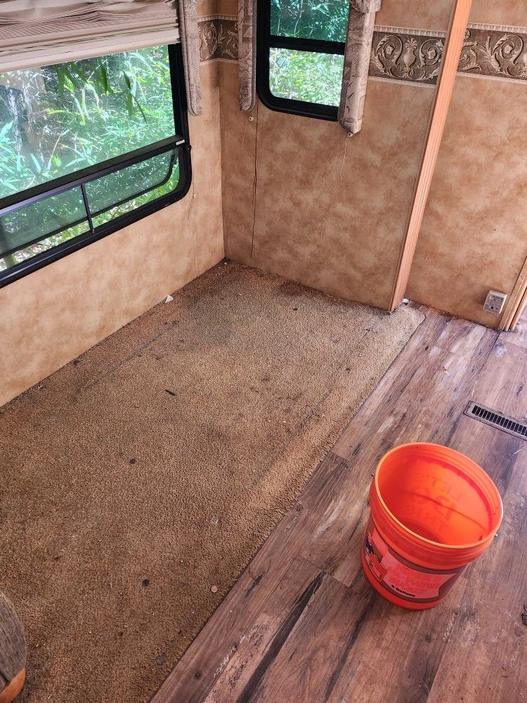 2005 Laredo Fifth Wheel for Sale in Jackson, GA - OfferUp