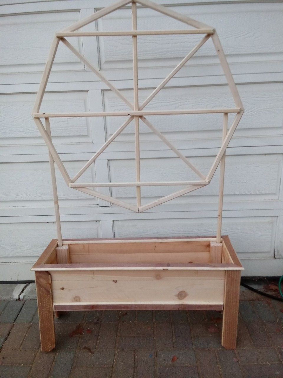 Raised Garden Planter Box Octagon Trellis for Sale in Whittier, CA ...