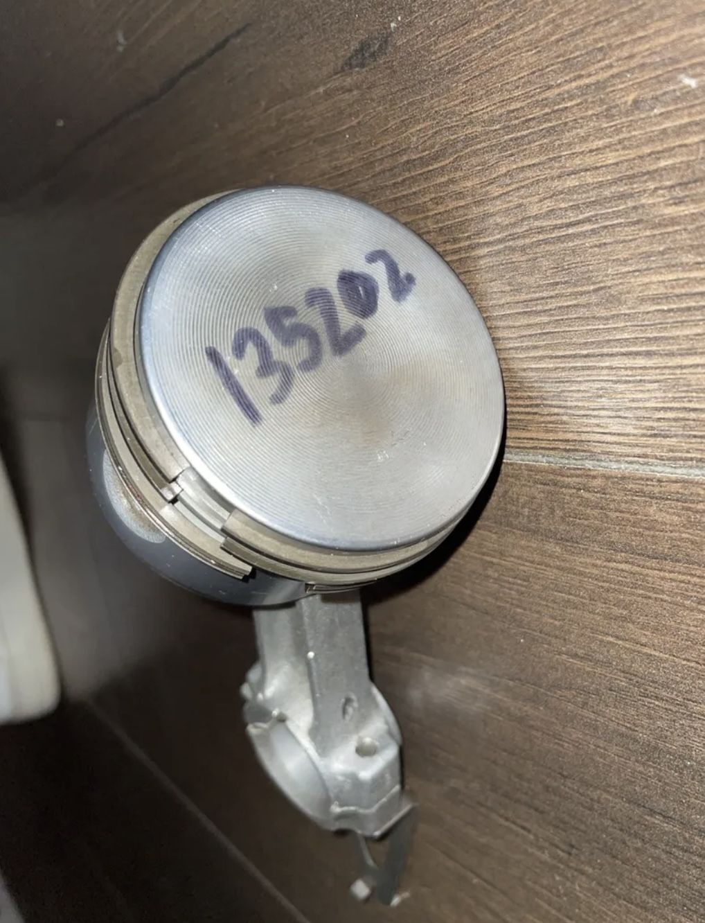 Briggs & Stratton 5 HP - Model 135202: Piston with connecting rod. (C1 ...