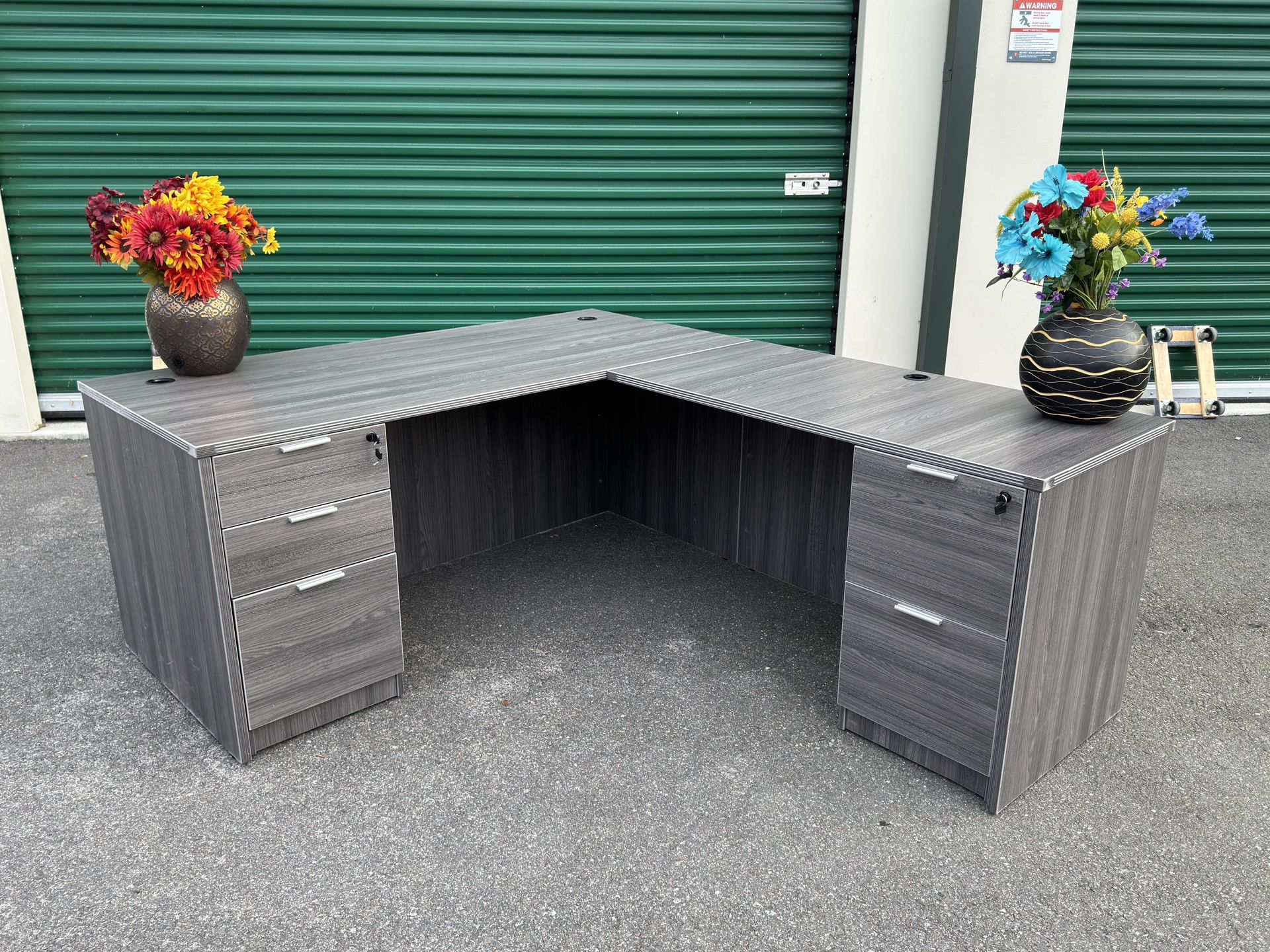 Nice Modern Grey L Shaped Desk With Locking Drawers for Sale in Ocala ...