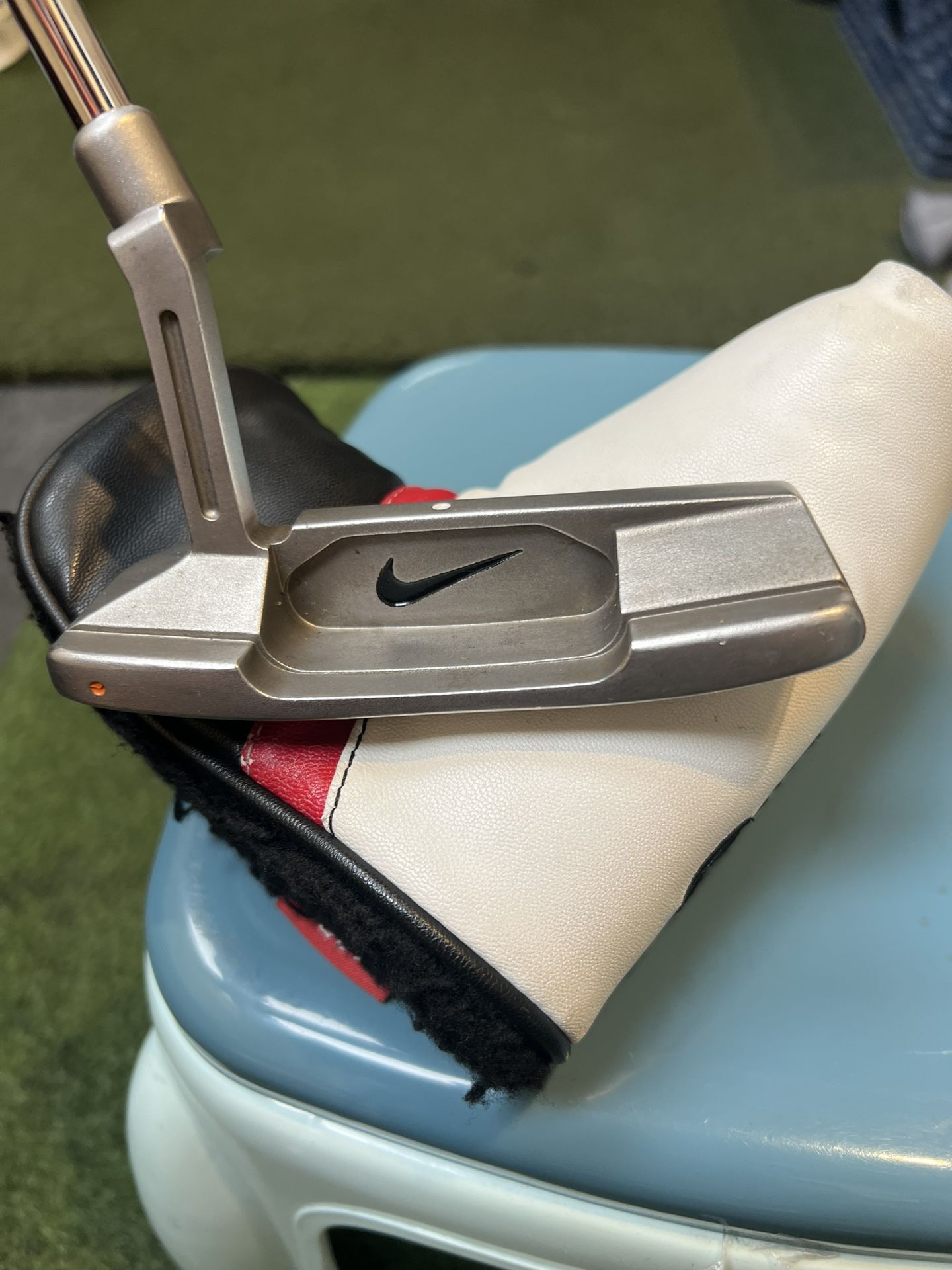 Nike Putter (Right Hand//35”) for Sale in Fullerton, CA - OfferUp
