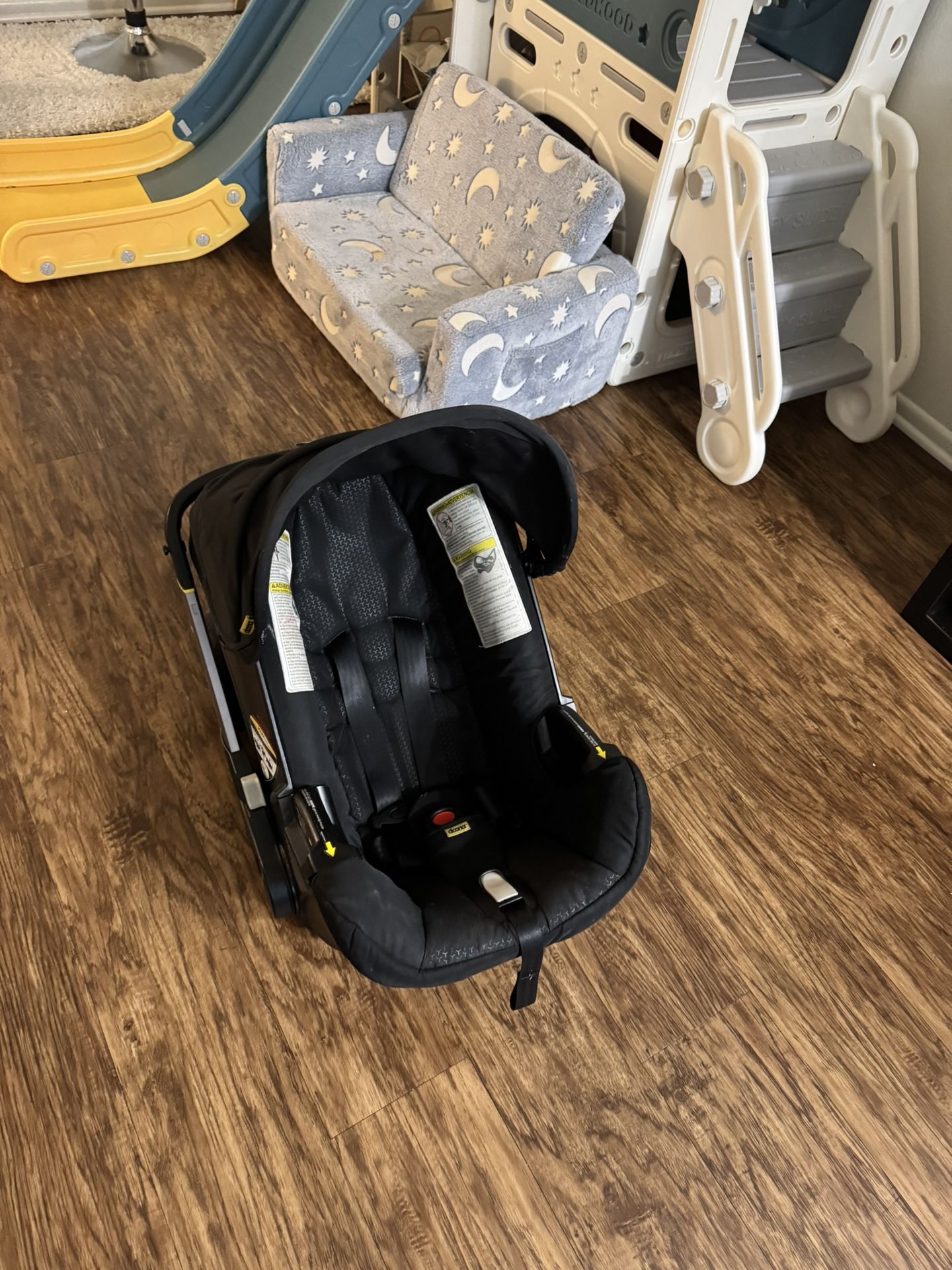 Doona Baby Car seat/stroller No Base for Sale in Los Angeles, CA - OfferUp