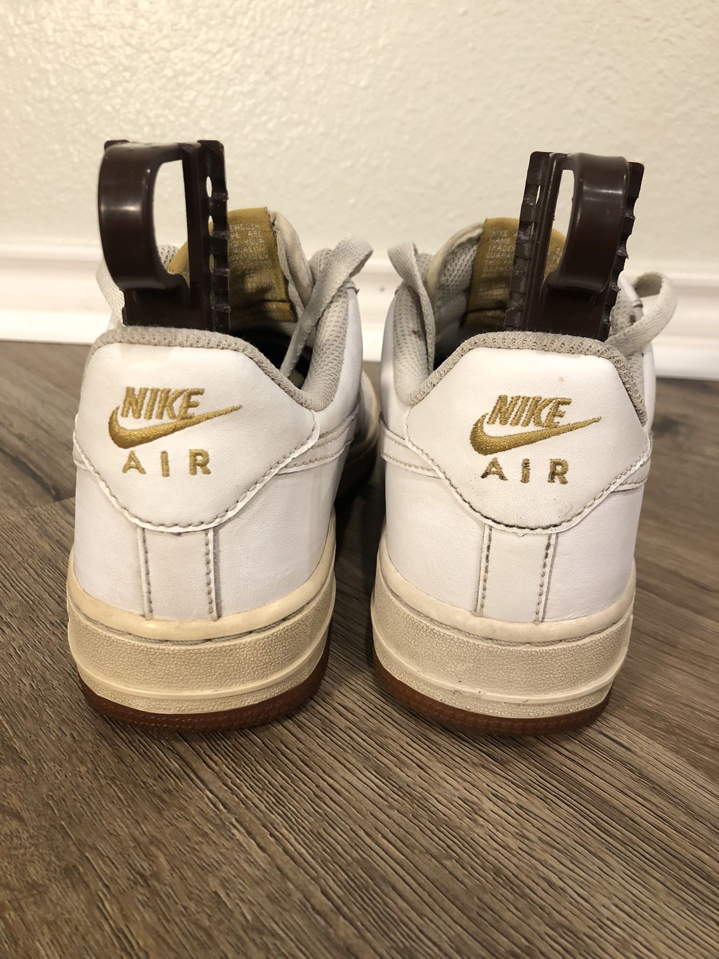 Nike Air Force 1 Low White Gum Bottom Size 4.5y or Womens 6 for Sale in ...
