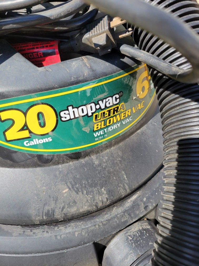 Shop Vac 20 Gallon Wet/Dry Vacuum w/Attachments for Sale in Monterey ...
