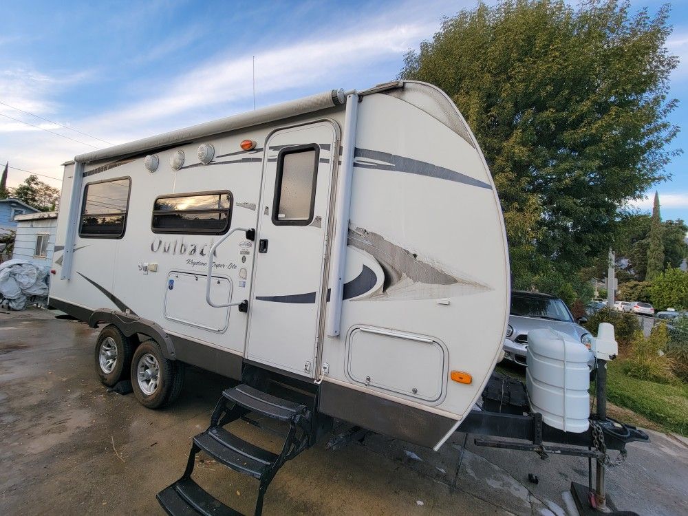 2010 Keystone Outback 210rs for Sale in Irwindale, CA - OfferUp