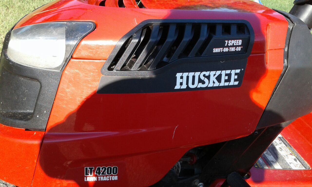 1 Owner 7 speed Huskee LT4200 Lawn Tractor for Sale in Mechanicsville ...