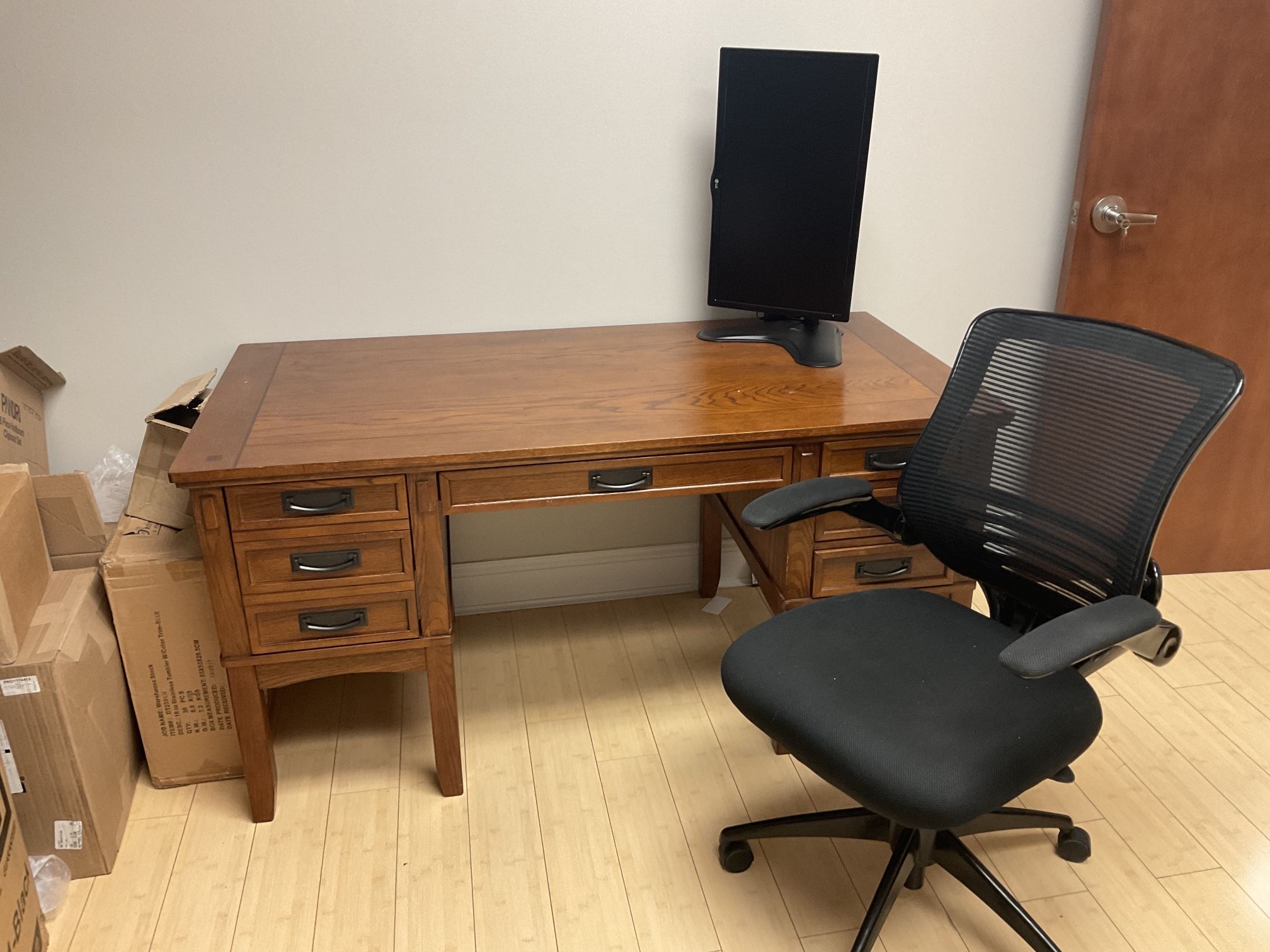 Office Furniture. good quality Wood Furniture, executive desks, console ...