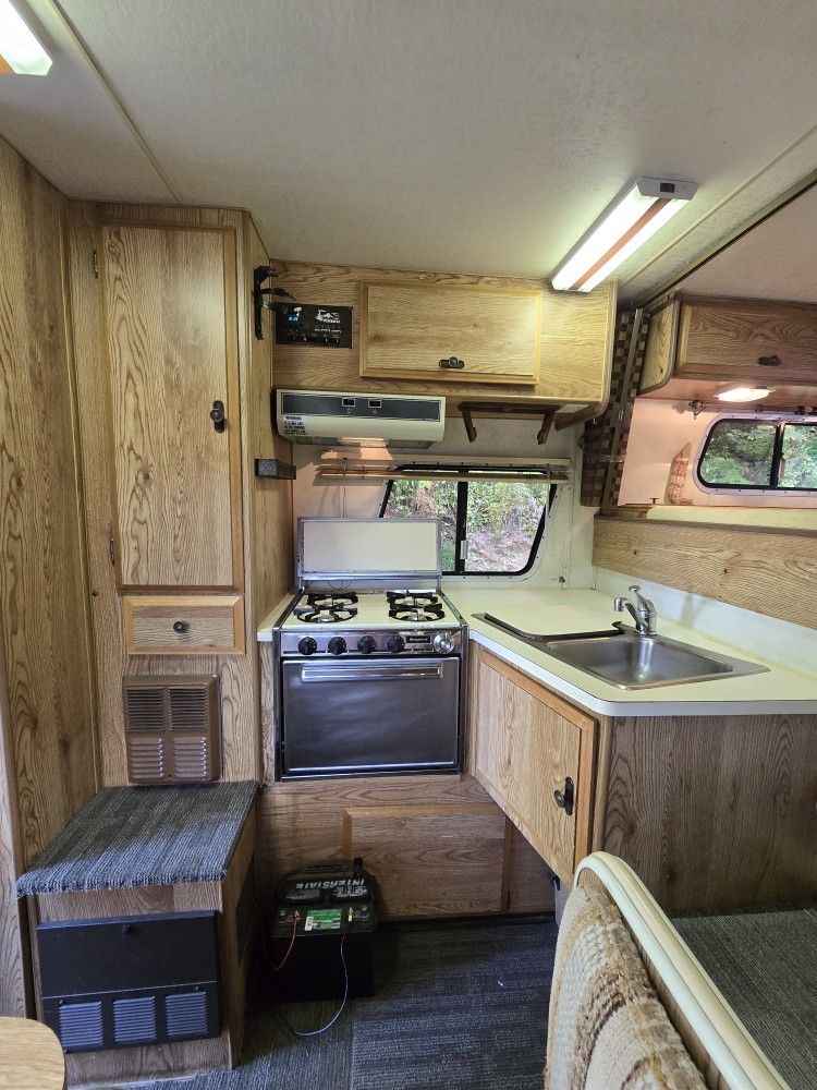 1984 Western Wilderness Alpine 8ft Camper Rv for Sale in Lacey, WA ...