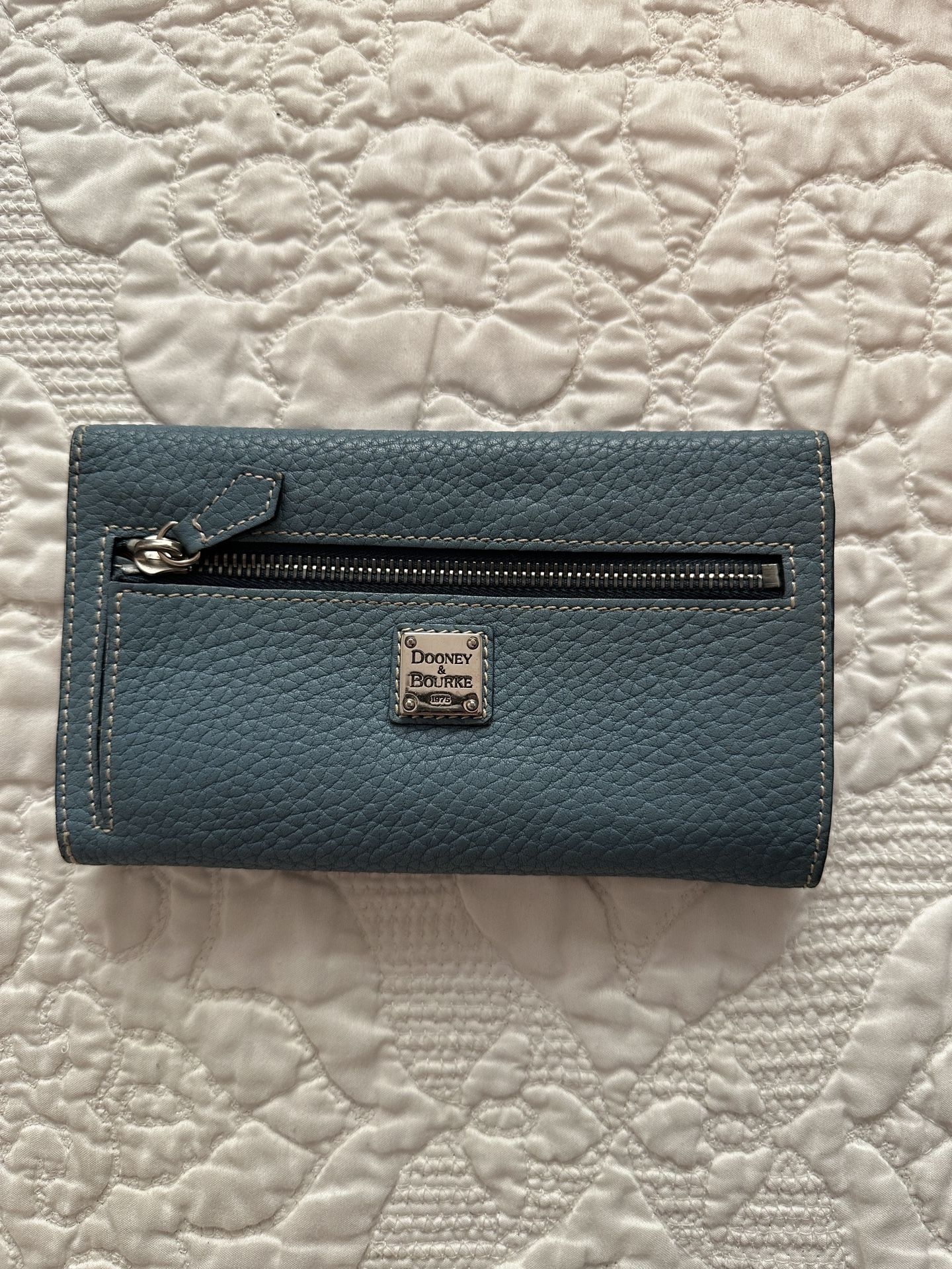 Dooney & Bourke Blue Wallet for Sale in La Habra Heights, CA - OfferUp