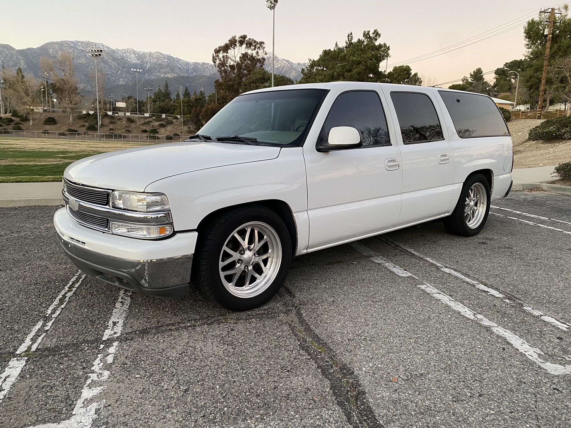2001 Chevrolet Suburban for Sale in Rancho Cucamonga, CA - OfferUp