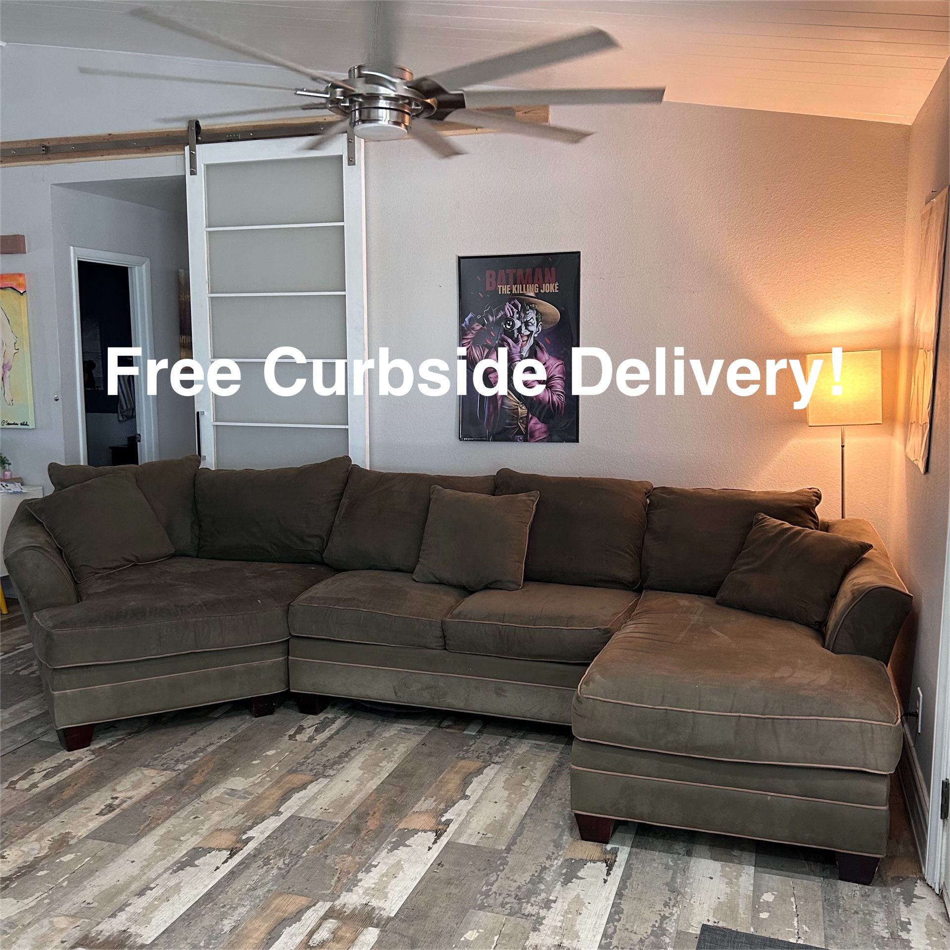Free Curbside Delivery! Large Sectional Couch for Sale in Las Vegas, NV ...