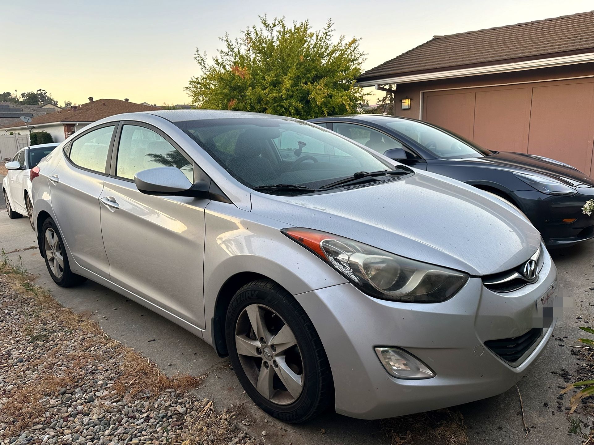 How Much Is A 2012 Hyundai Elantra Worthnull