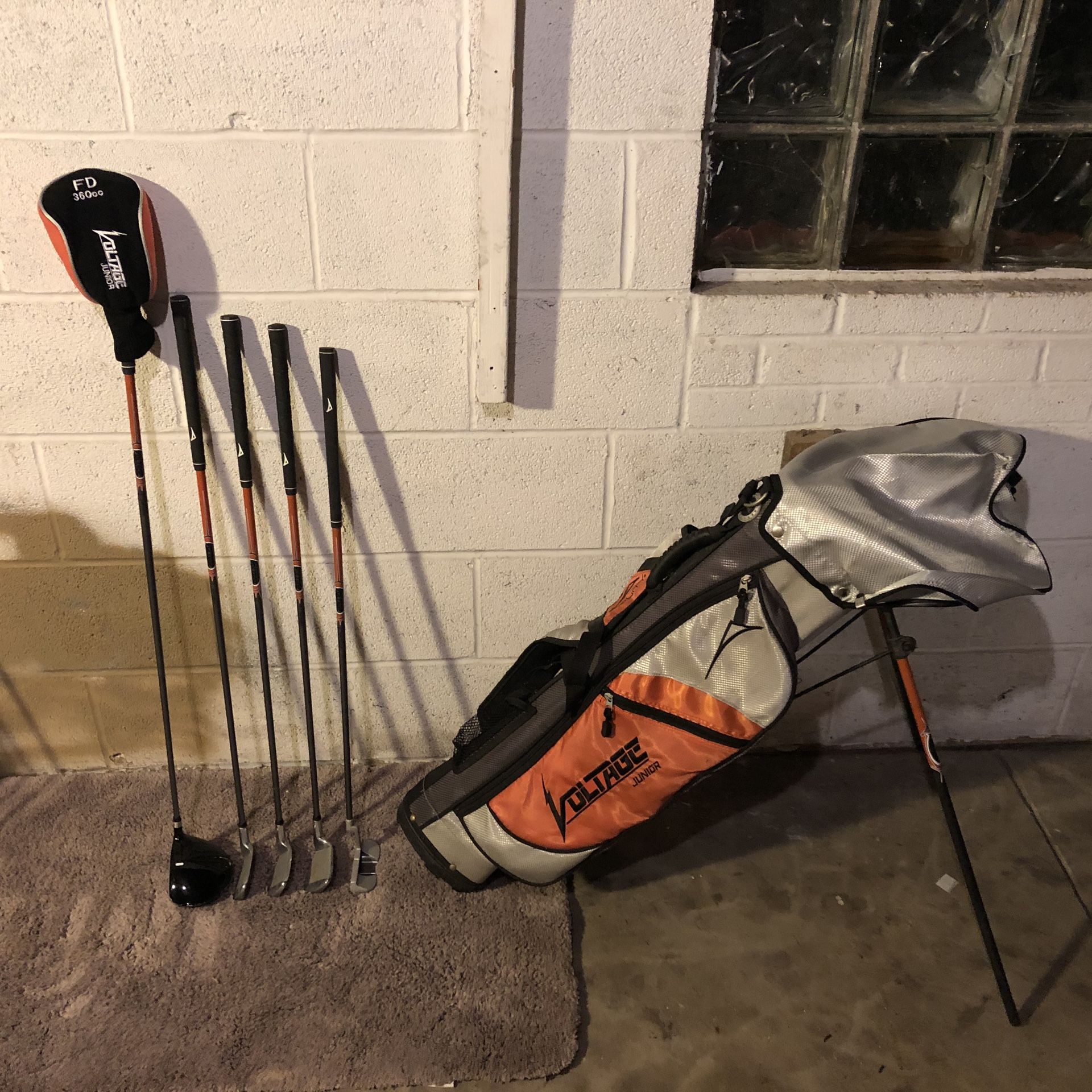 VOLTAGE JUNIOR ACUITY GOLF SET LEFT HANDED DEXTERITY for Sale in Parma ...