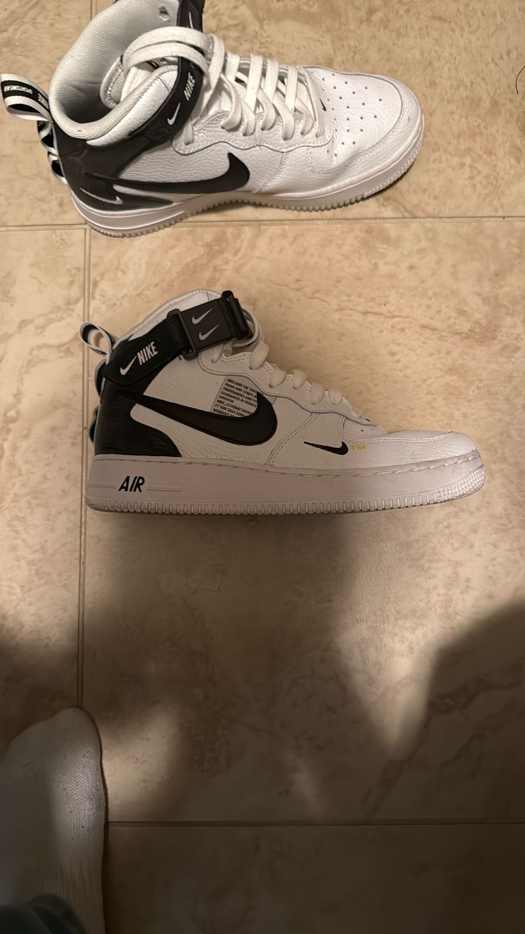 White And Black Nike Shoes for Sale in Lake Worth, FL - OfferUp