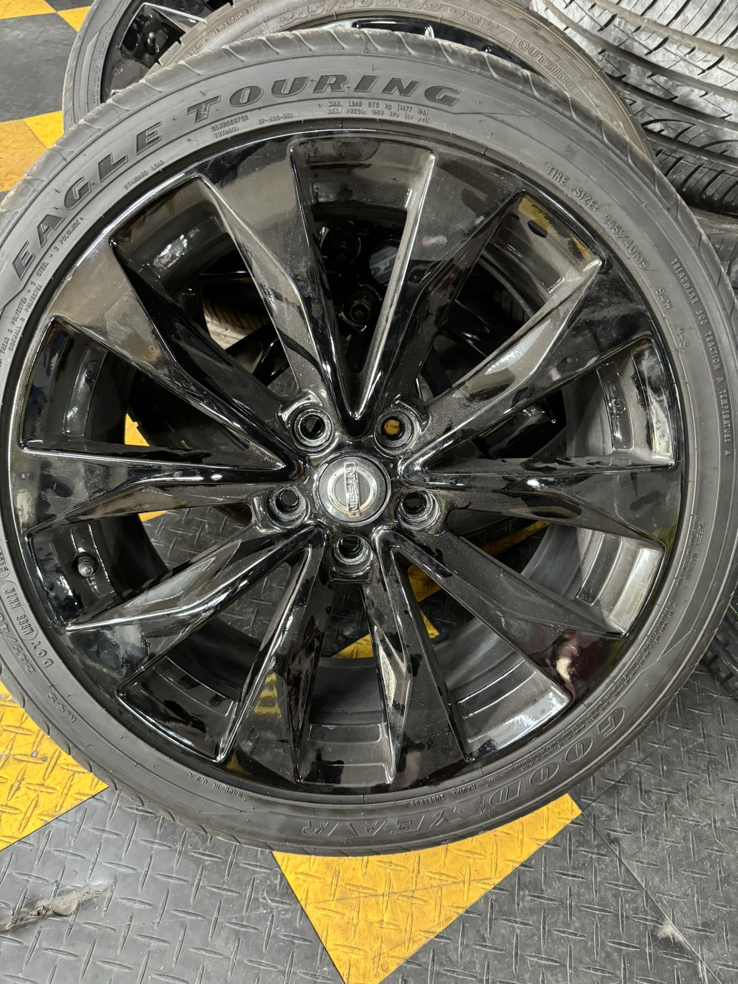 Nissan Maxima SR Factory Wheels And Tires 19” for Sale in Miami Gardens ...