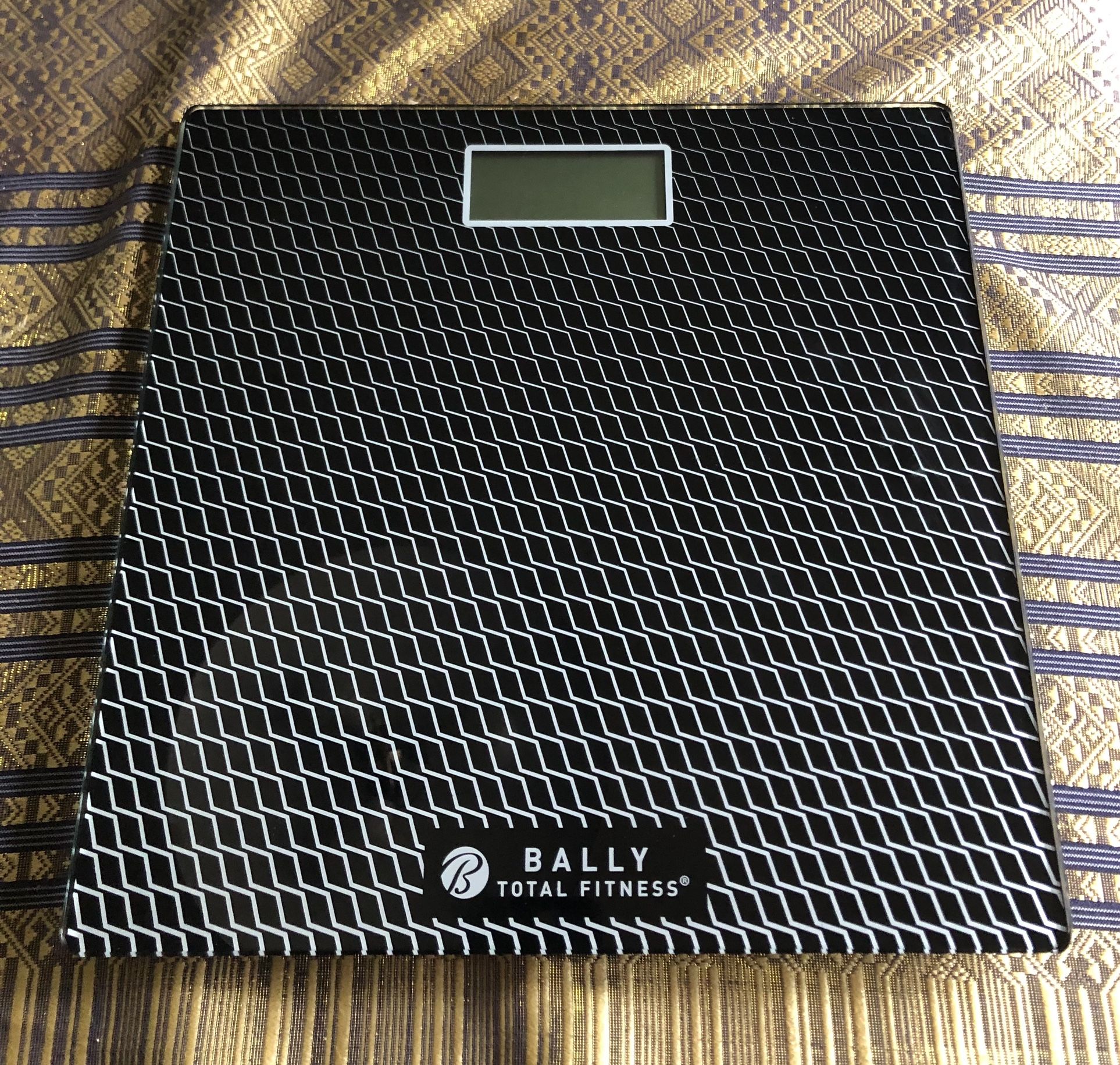 Bally Total Fitness Bathroom Scale. 400lb for Sale in Seattle, WA - OfferUp
