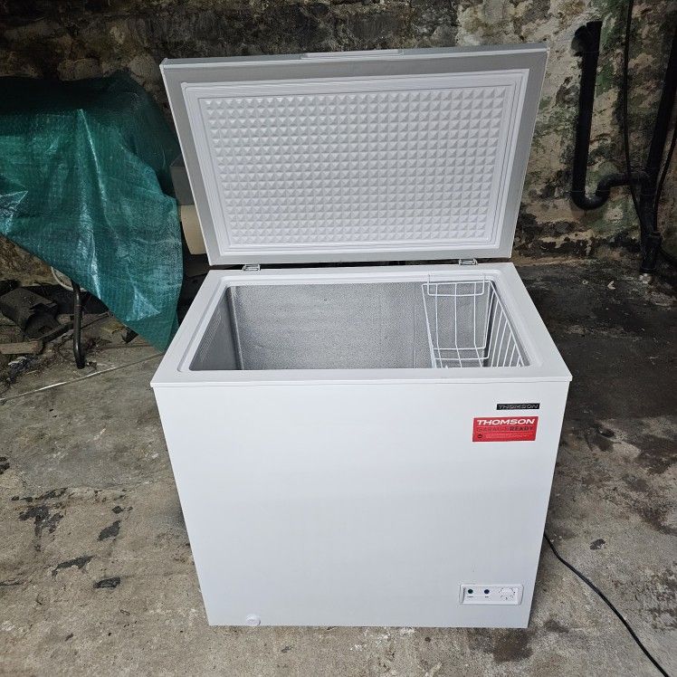Thomson Chest Freezer for Sale in New Britain, CT - OfferUp