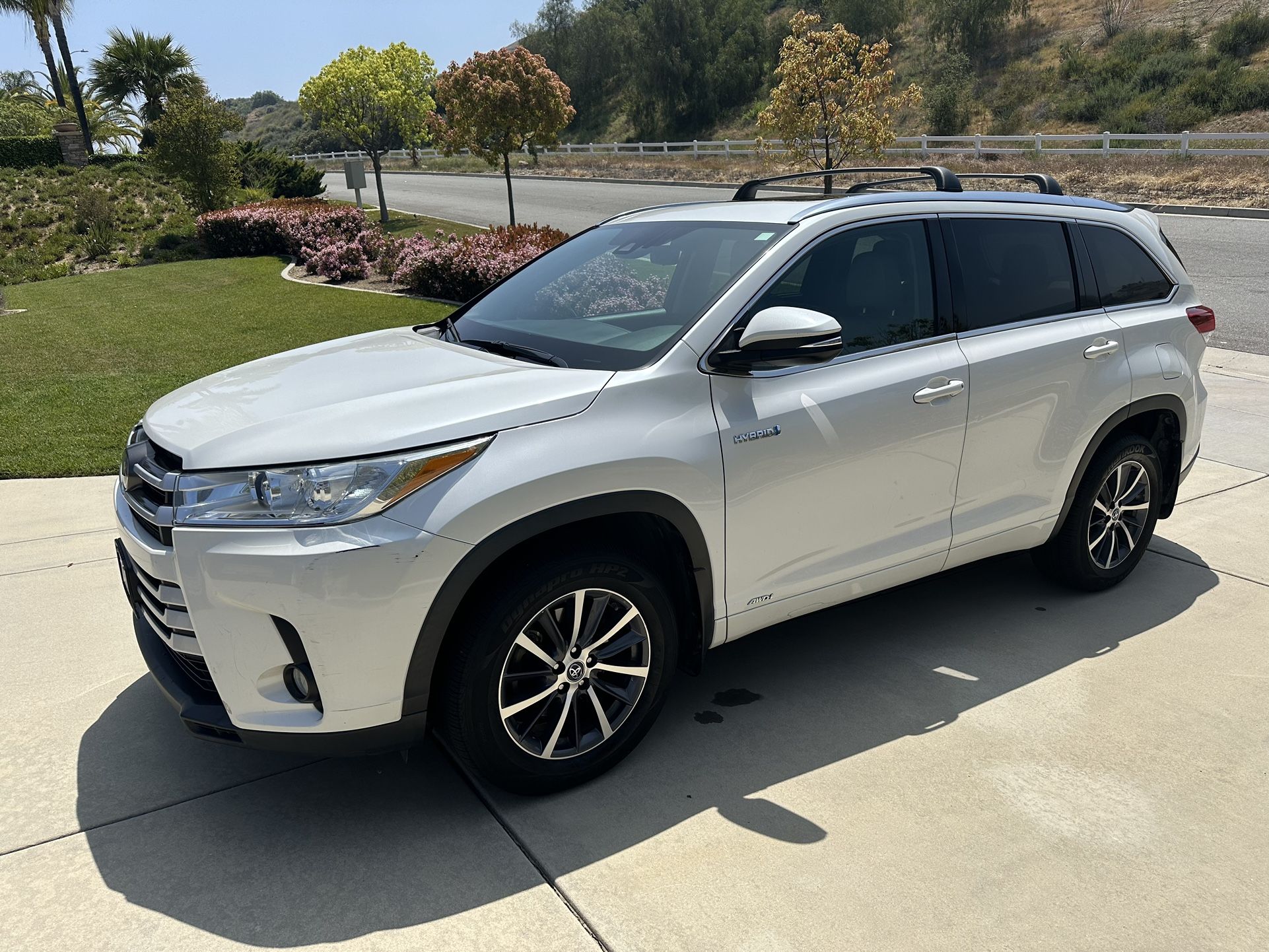 2017 Toyota Highlander for Sale in Redlands, CA - OfferUp