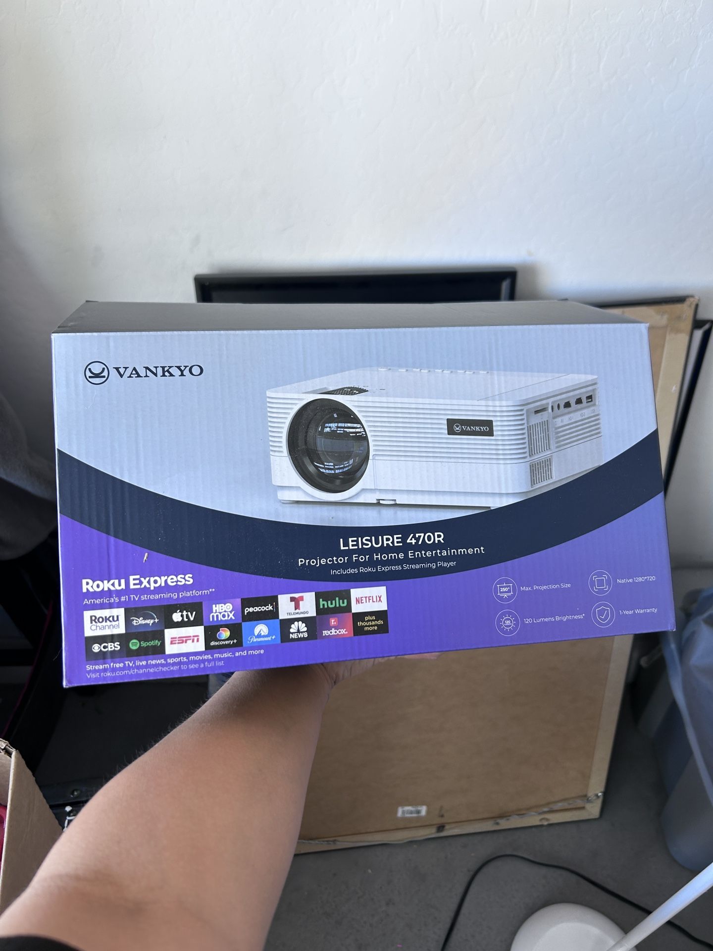 Vankyo Projector With Screen for Sale in Tolleson, AZ - OfferUp
