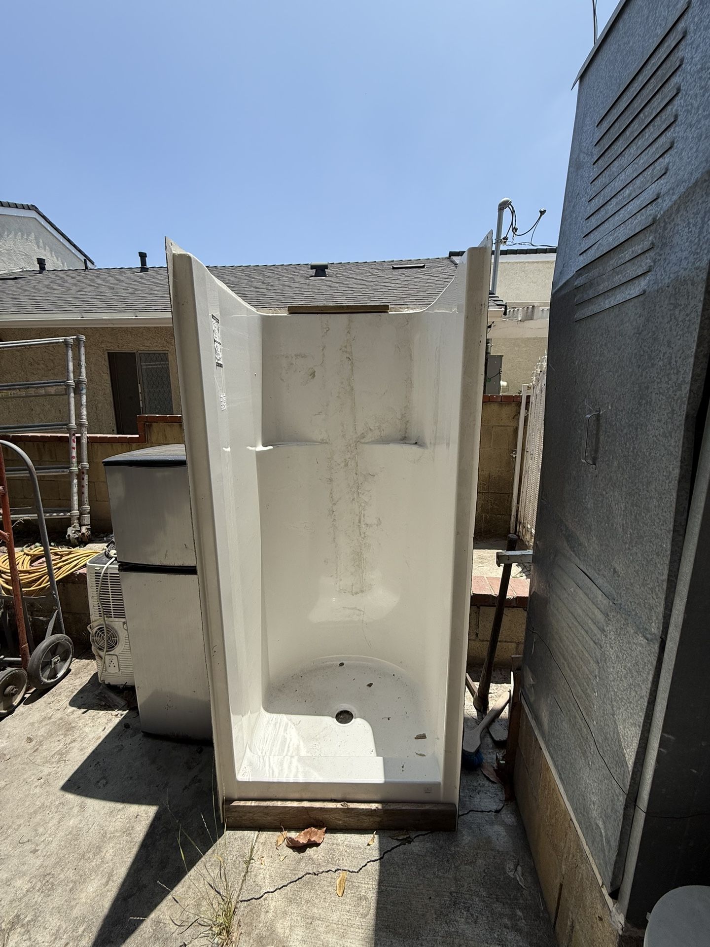 32x32 Stand Up Shower for Sale in Rosemead, CA - OfferUp