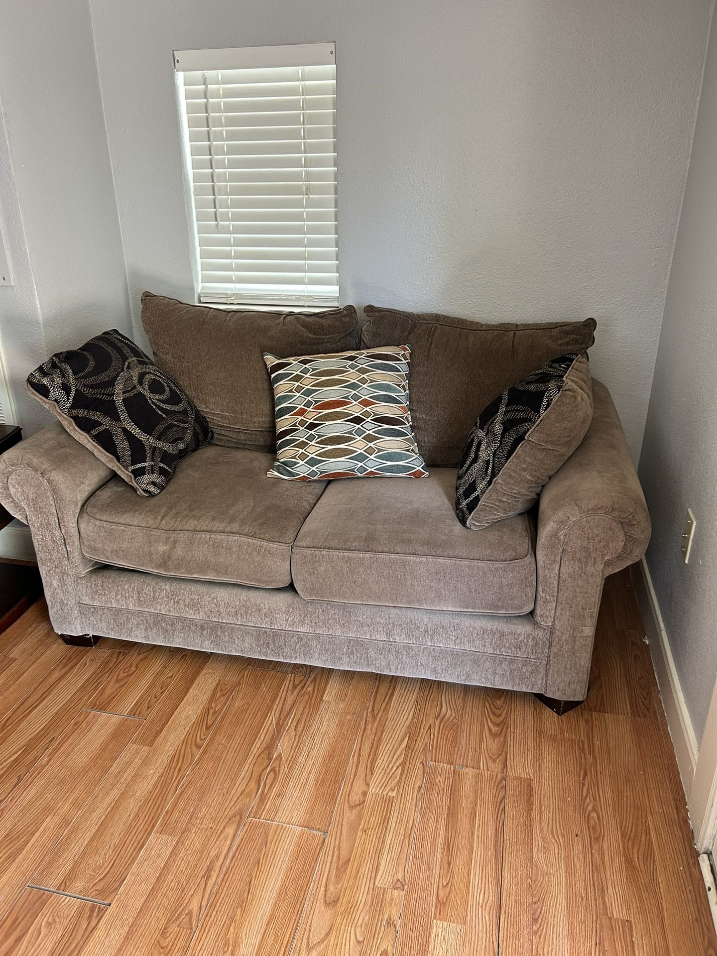 couch for sale for Sale in Houston, TX - OfferUp
