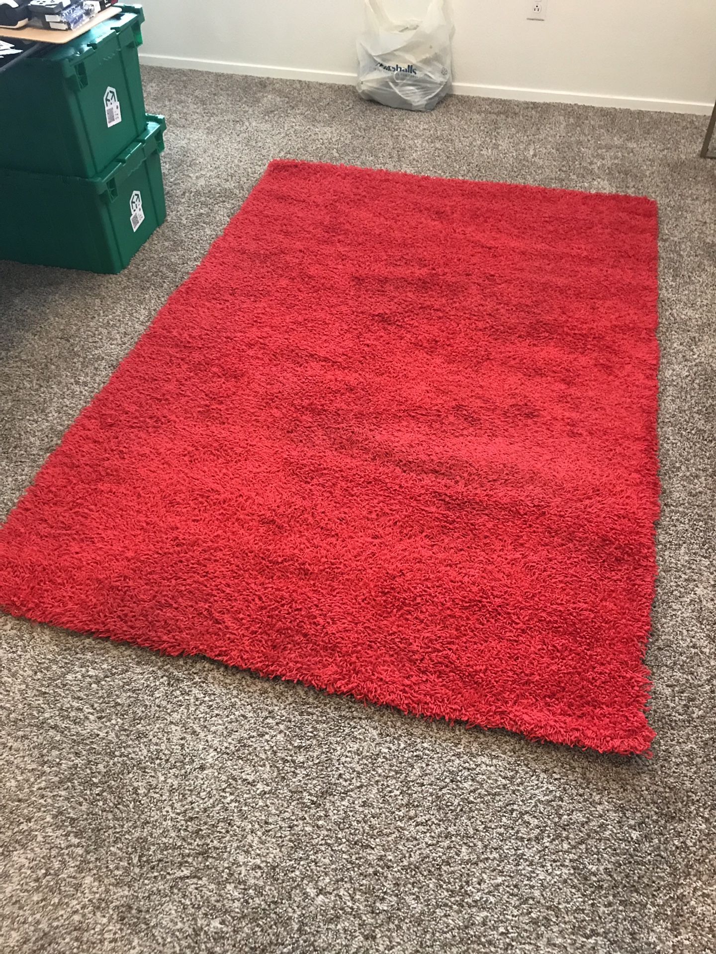 Bright red area rug for Sale in North Las Vegas, NV - OfferUp