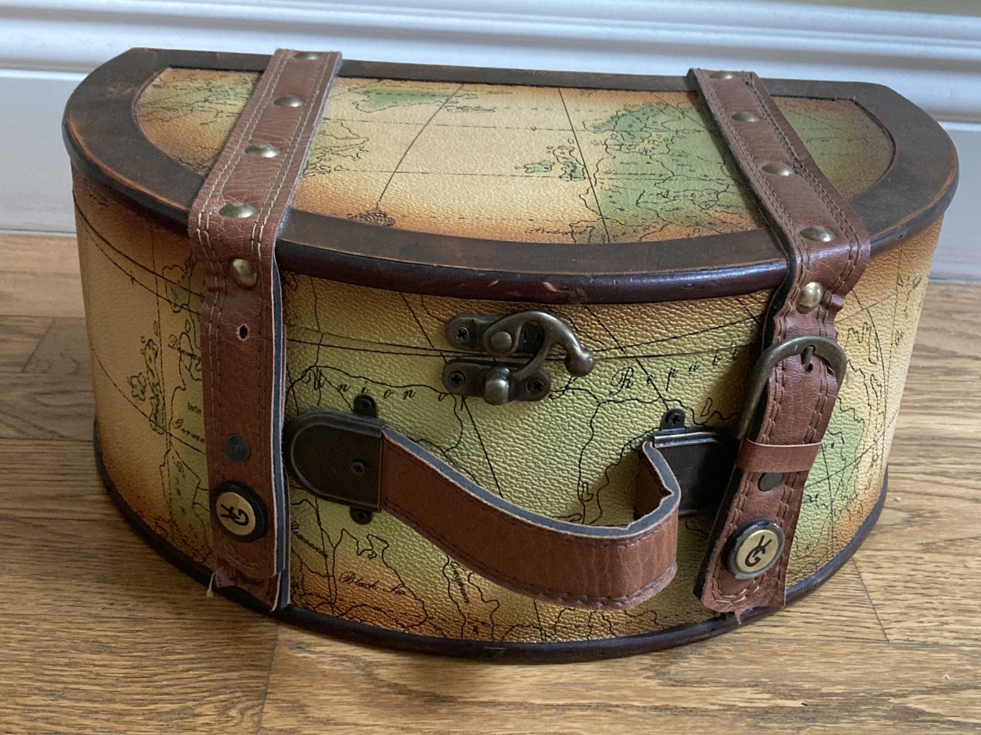 Vintage Box for Sale in Beverly Hills, CA - OfferUp