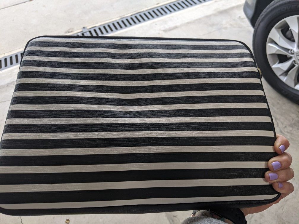 Kate Spade Laptop/ Tablet Case for Sale in San Diego, CA - OfferUp