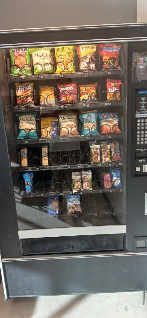 Snack Vending Machine Crane National 147 NO LOCATION for Sale in Los ...