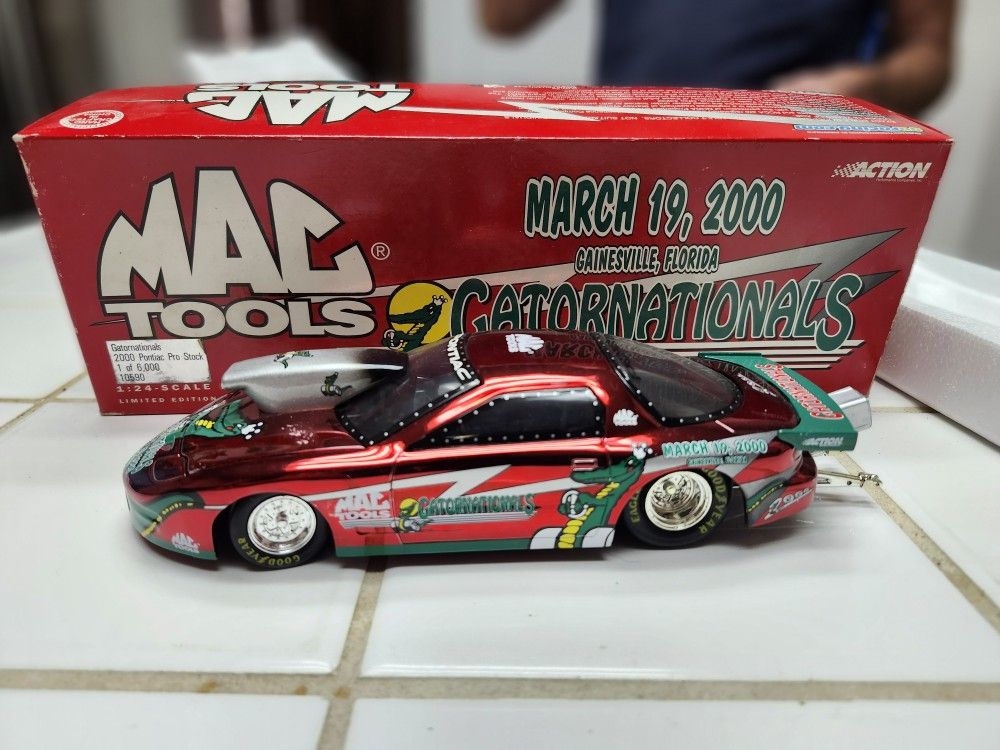 MAC TOOLS 1:24 Scale Collectors Car Lot - Rare Edition, Mint, With ...