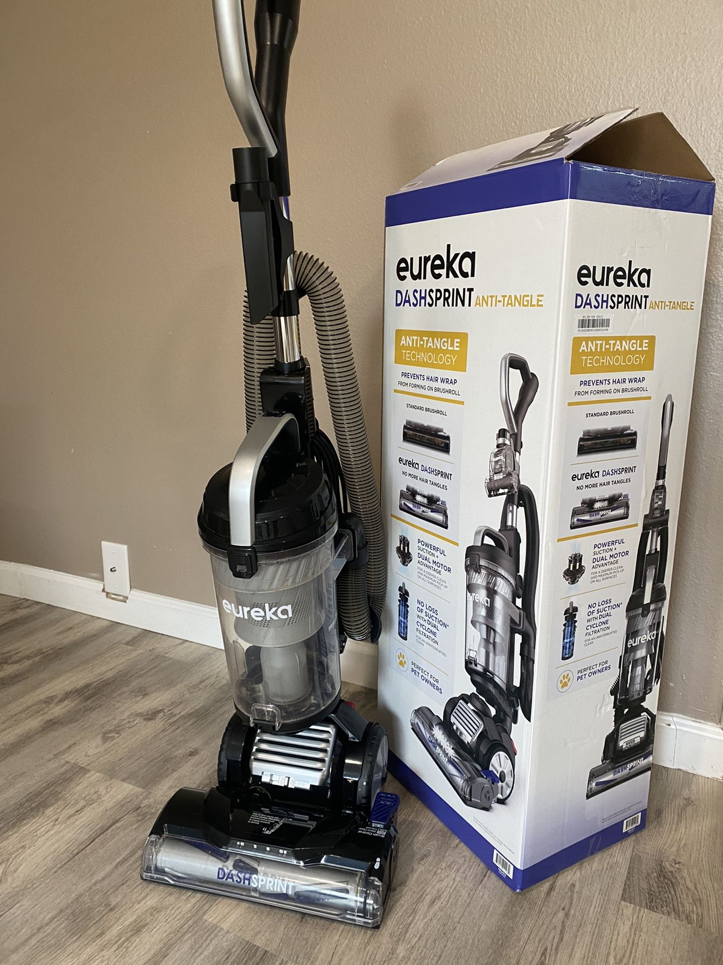 Eureka DashSprint Anti-Tangle Upright Vacuum - Like New (From Costco ...