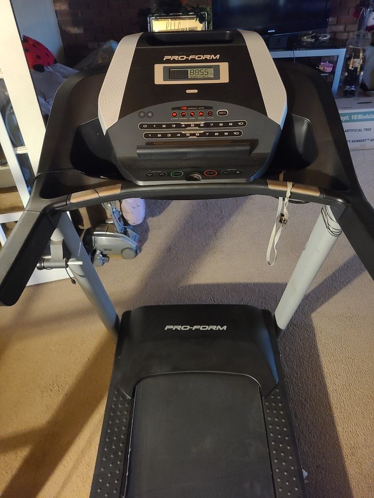 TREADMILL Pro-Form for Sale in Riverside, CA - OfferUp