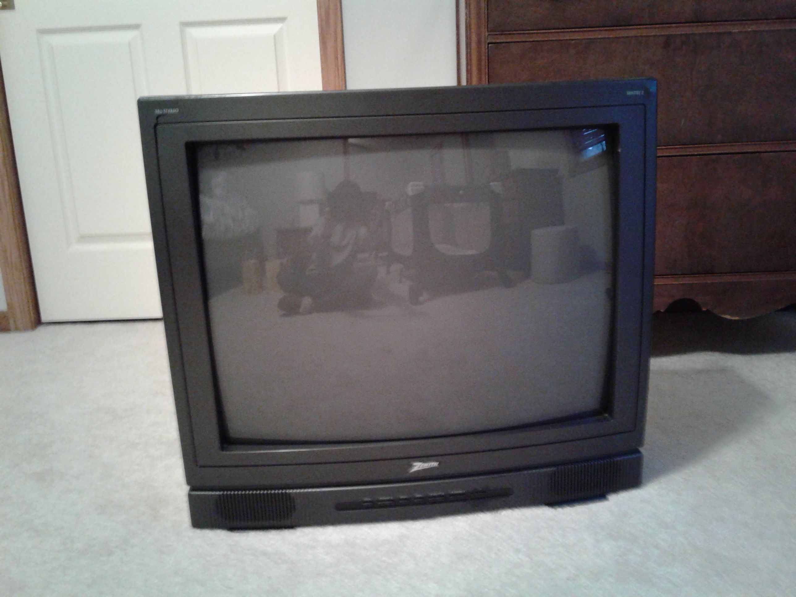 Cable Compatible 26 inch Zenith Tv. (FREE) for Sale in Heath, OH - OfferUp