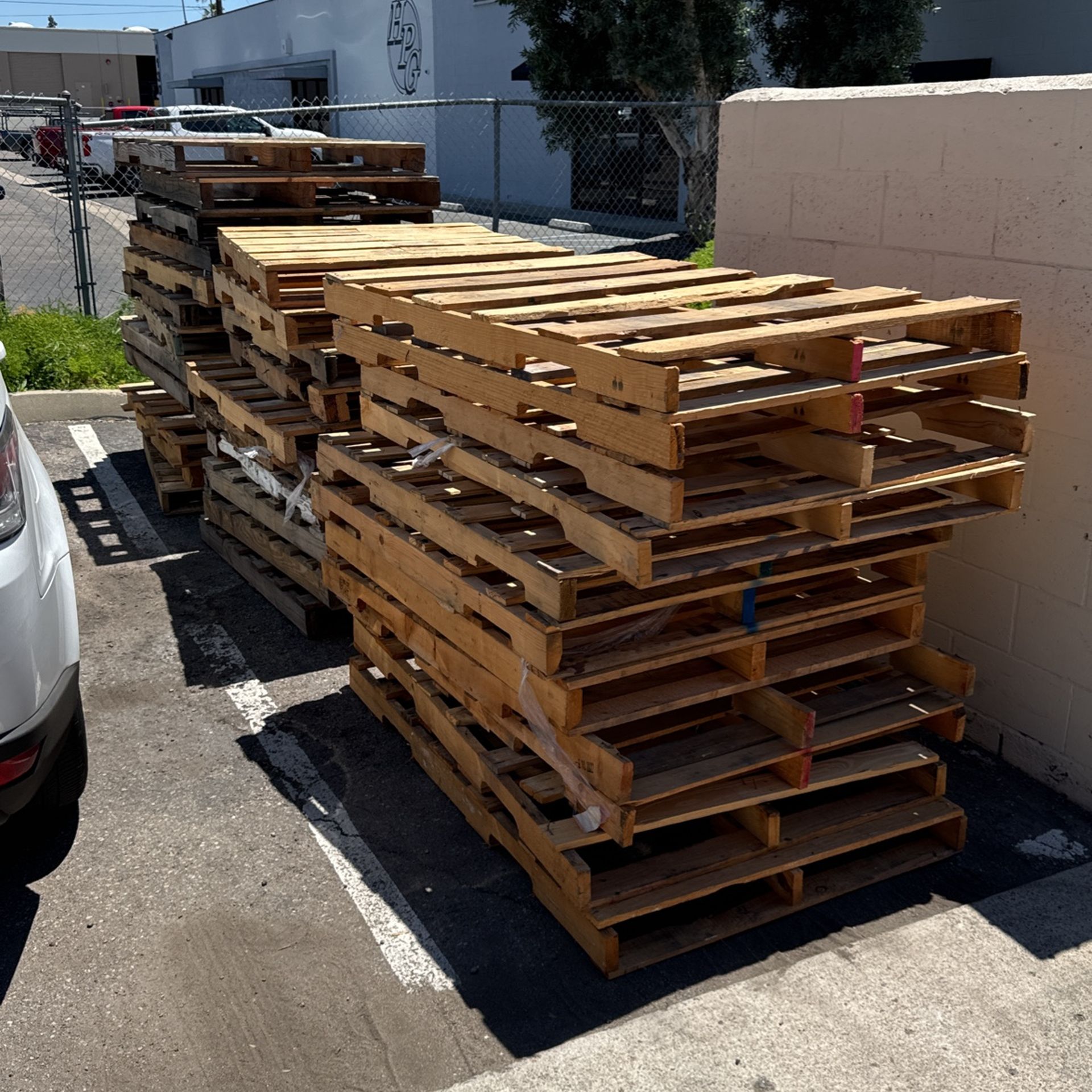 Free Pallets for Sale in San Diego, CA - OfferUp