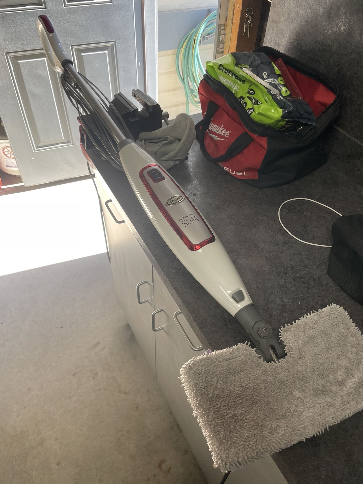 Shark Slim Steam Mop for Sale in Fresno, CA - OfferUp