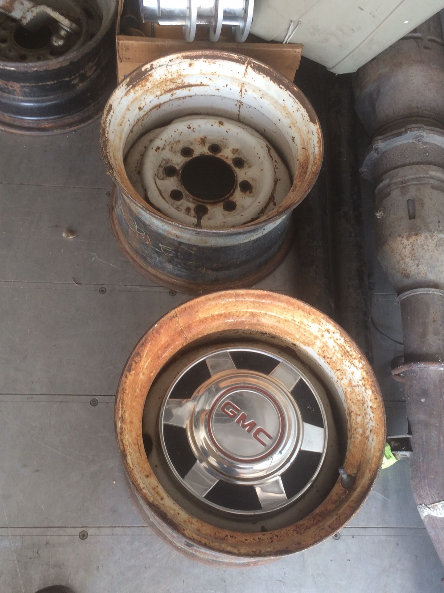 8 lug Chevrolet / GMC. Camper special wheels ~~ 16.5 x 11 for Sale in ...