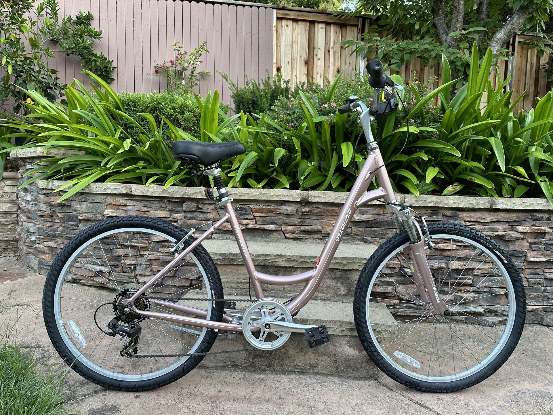 Specialized Expedition Low Entry Bike for Sale in Sacramento, CA - OfferUp