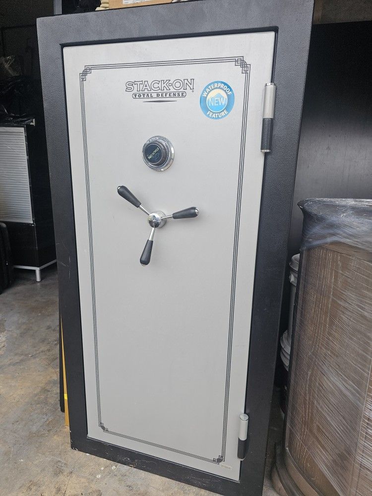 Stack-On Total DEFENSE SAFE for Sale in Pompano Beach, FL - OfferUp